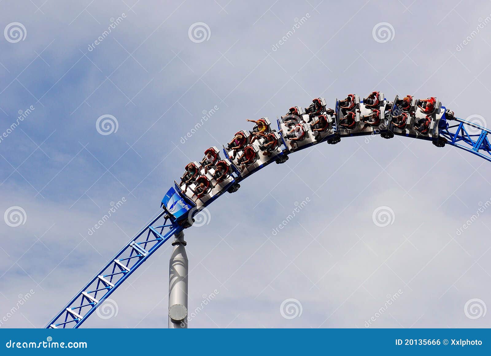 Thrilling roller coaster editorial photo. Image of rollercoaster - 20135666