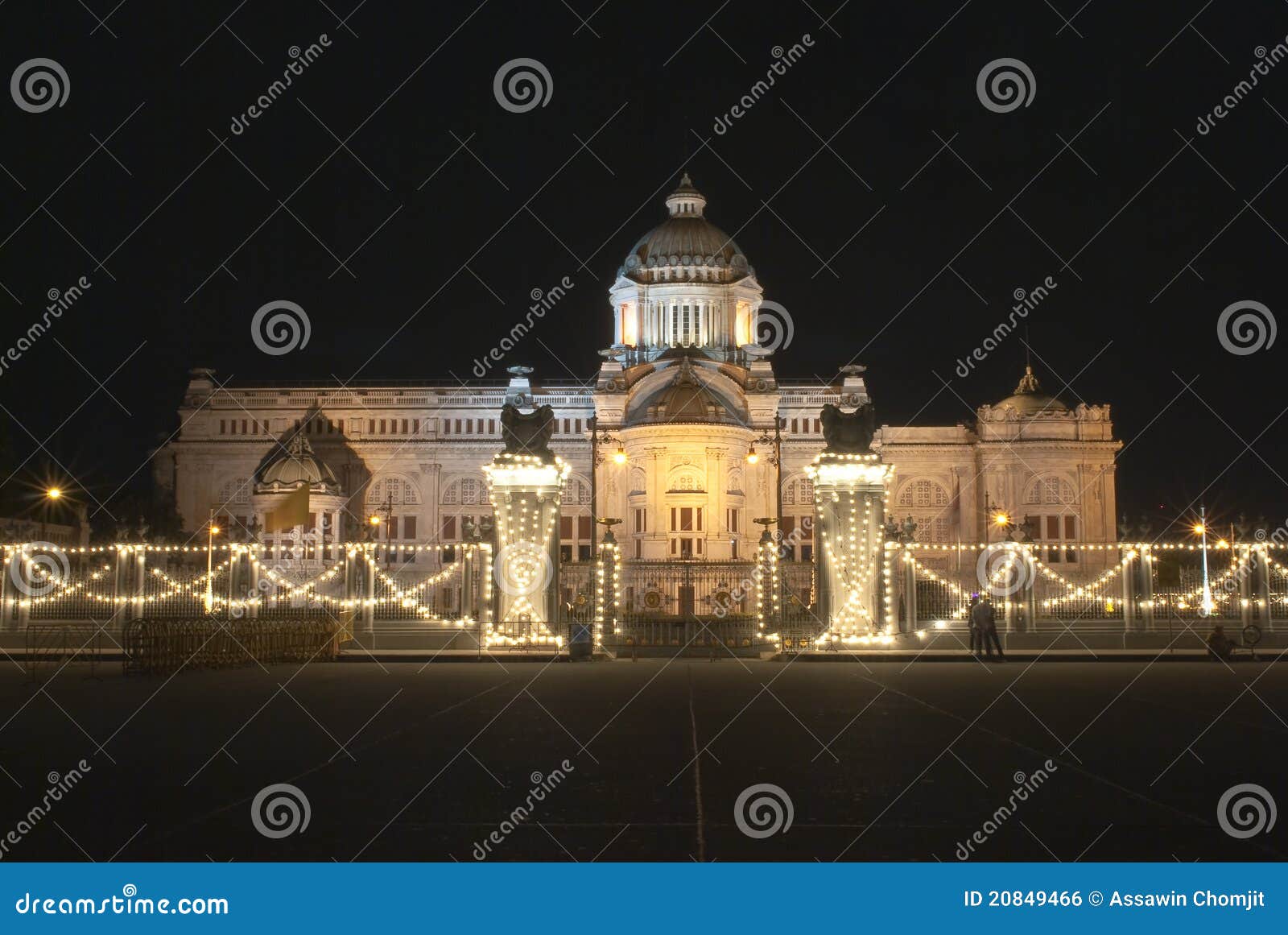 Throne Hall at Bangkok stock photo. Image of king, destination - 20849466