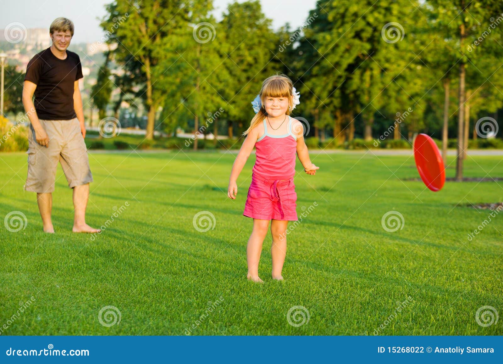 Throwing frisbie stock photo. Image of action, motion - 15268022