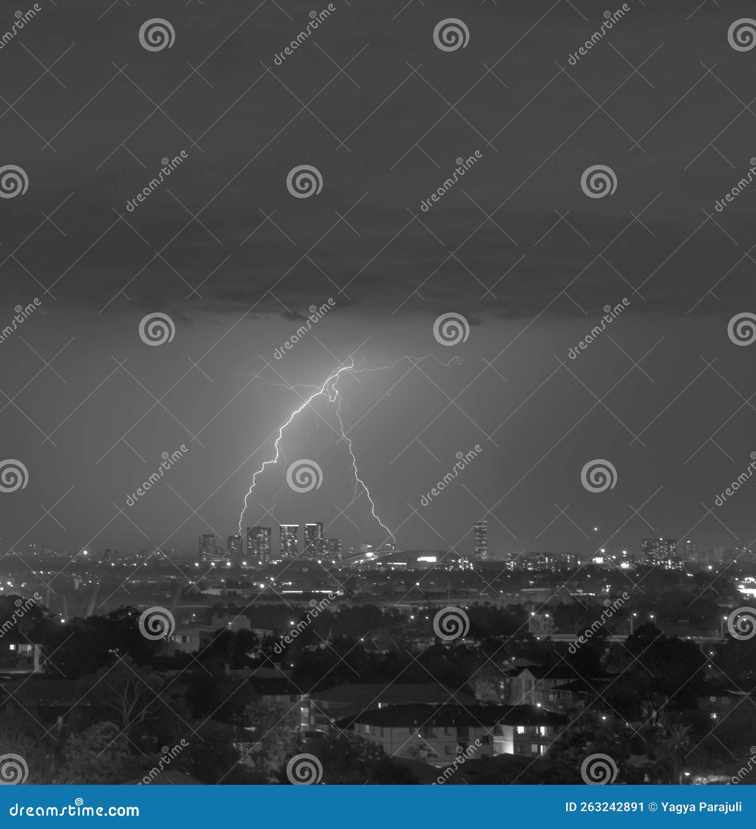 The Thunder Lighting at Night Stock Image - Image of overcast, bright ...