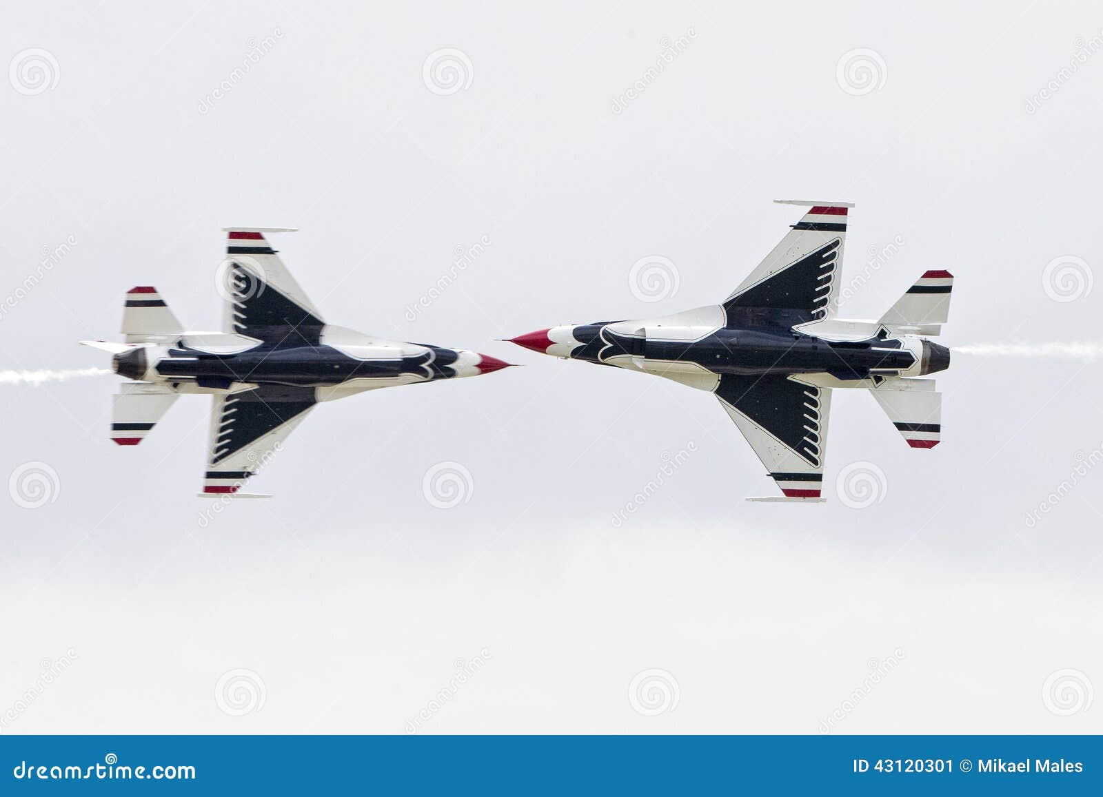 Thunderbird Jet Playing Chicken Editorial Photo - Image of display ...