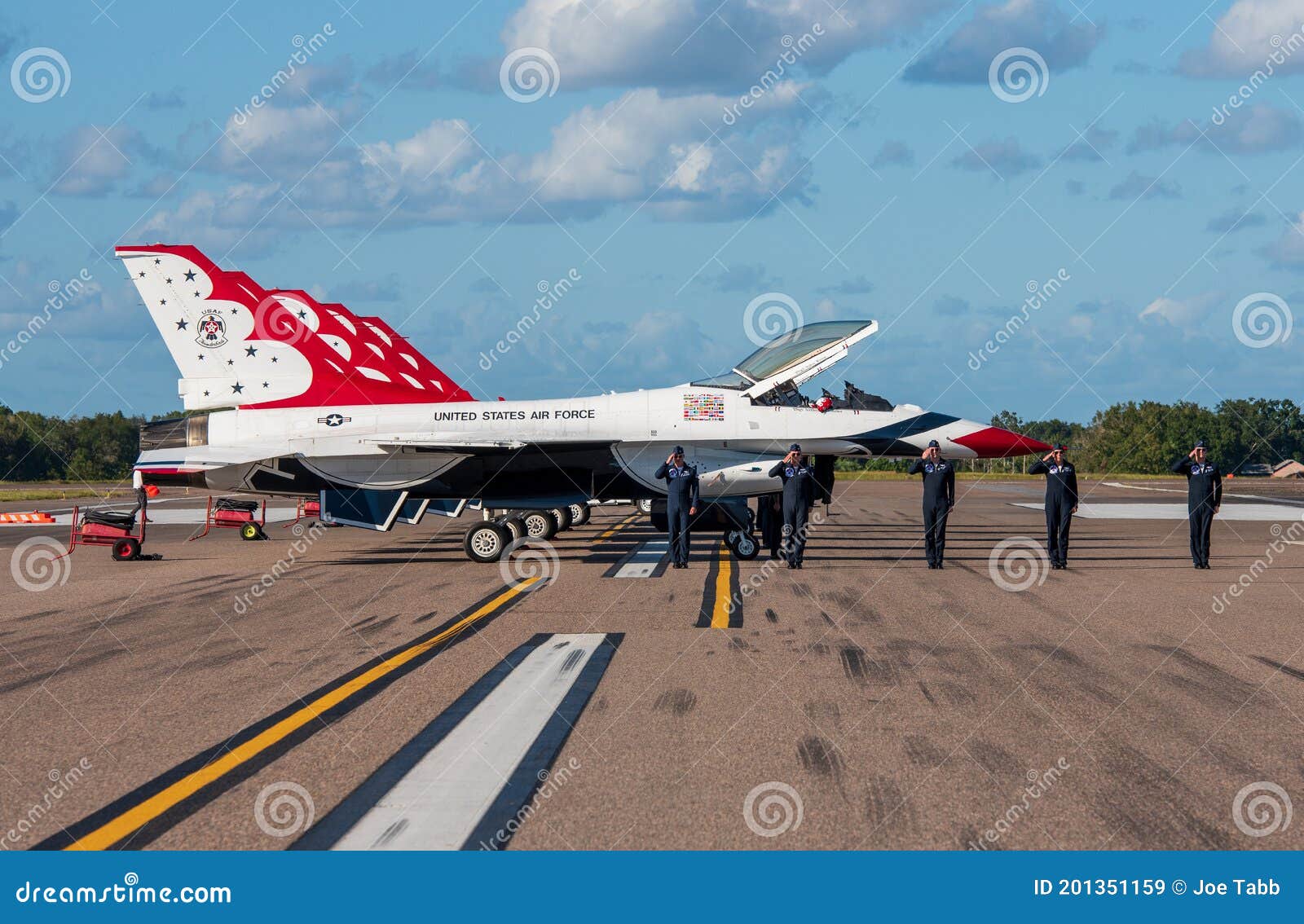 Thunderbirds Planes and Pilots Editorial Stock Image - Image of ...