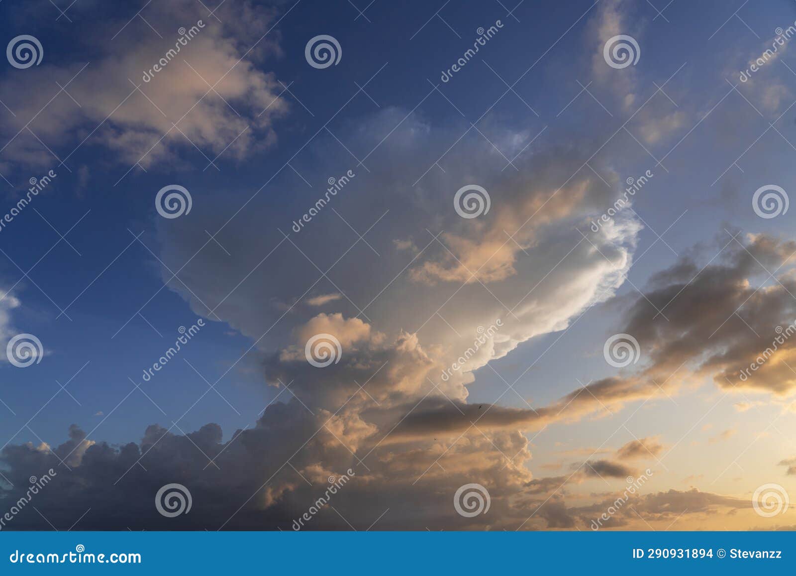 Thunderstorm Clouds in the Sky at Sunset Texture Background Overlay ...
