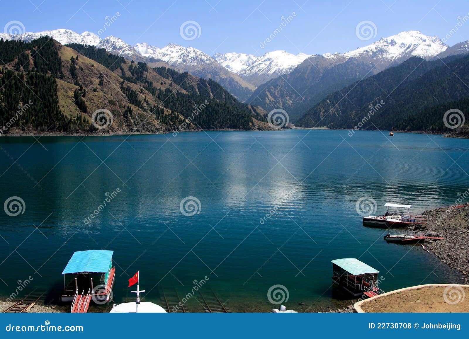 Tianchi See (See Heavens) in Urumqi, China Stockfoto - Bild von ...