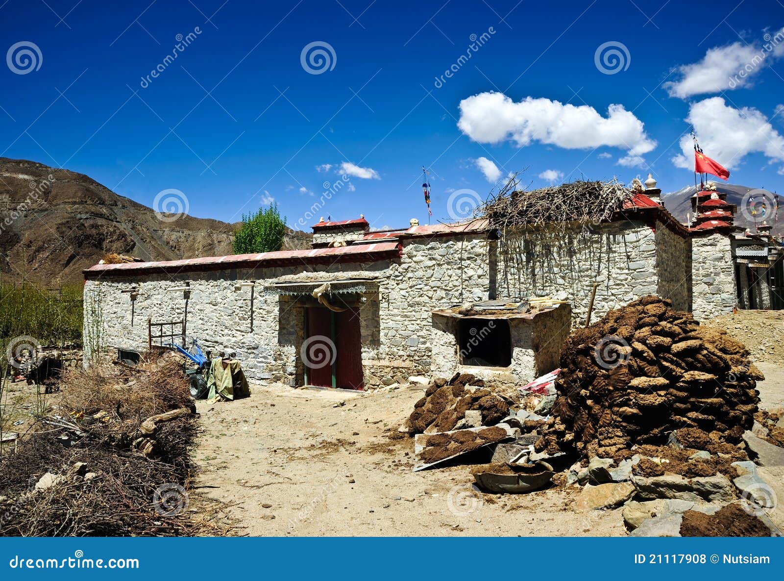 A Tibetan country house stock photo. Image of park, tibet - 21117908