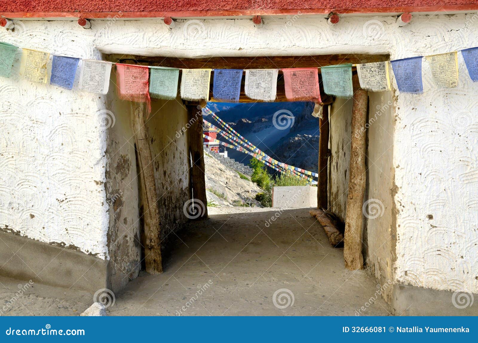 Tibetan Gates Royalty-Free Stock Photography | CartoonDealer.com #32666081