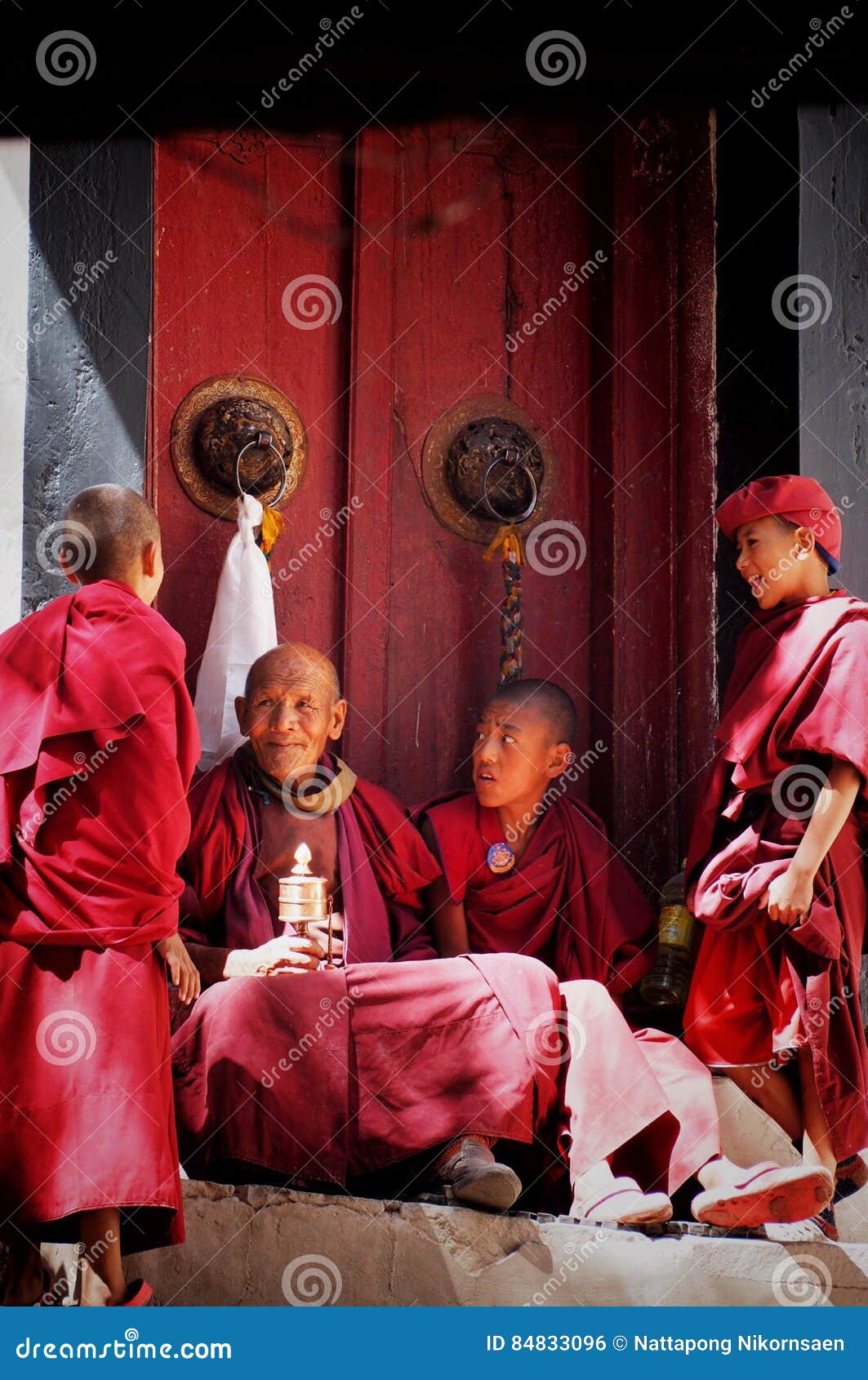 Tibetan lama editorial photo. Image of meeting, tibetan - 84833096