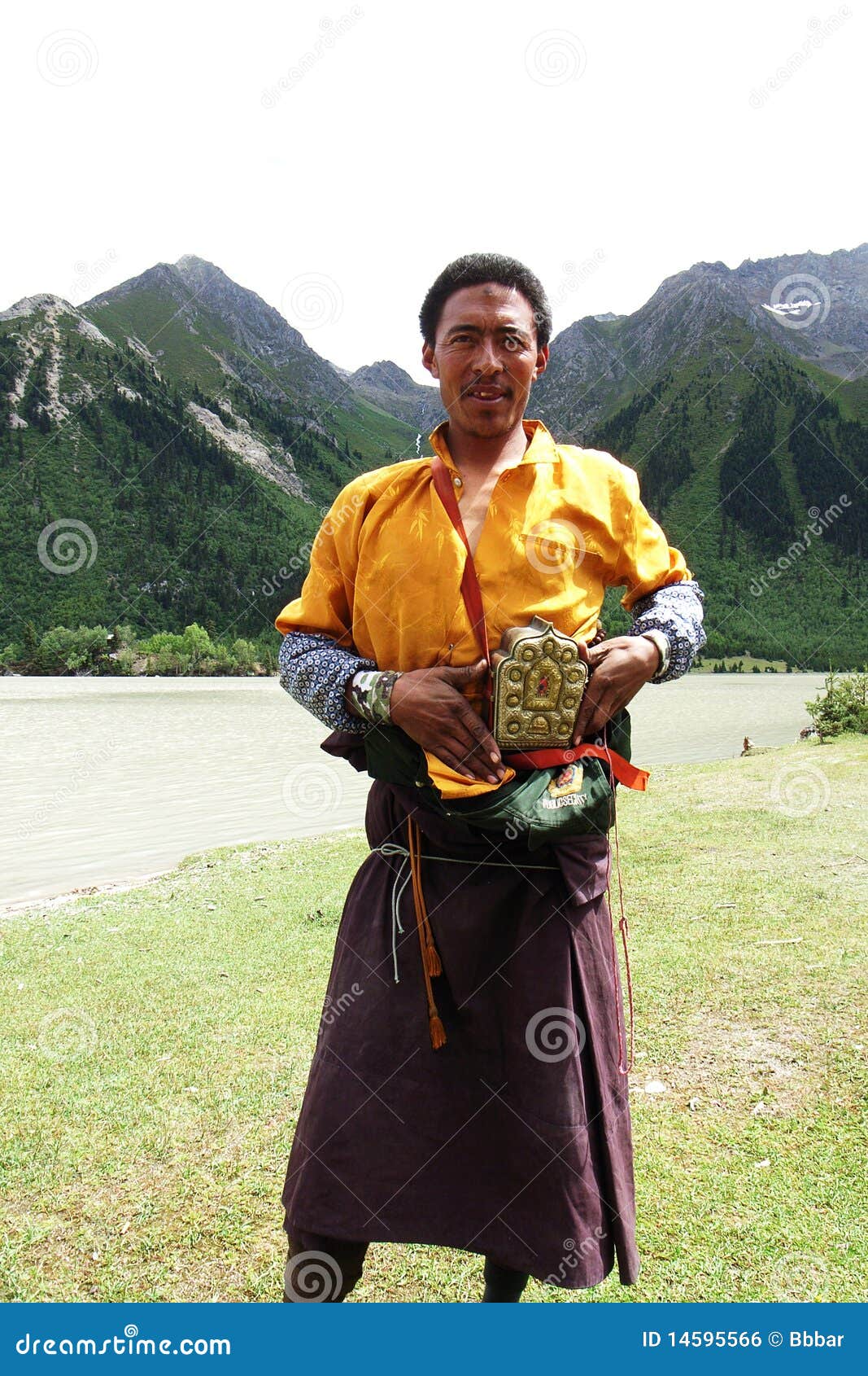 Tibetan man editorial photo. Image of prayer, detail - 14595566