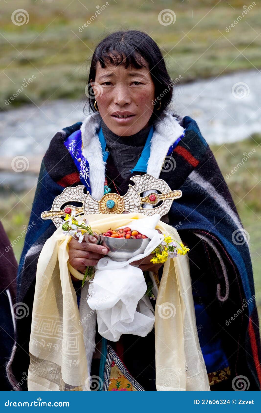 Tibetan woman editorial stock image. Image of mountain - 27606324