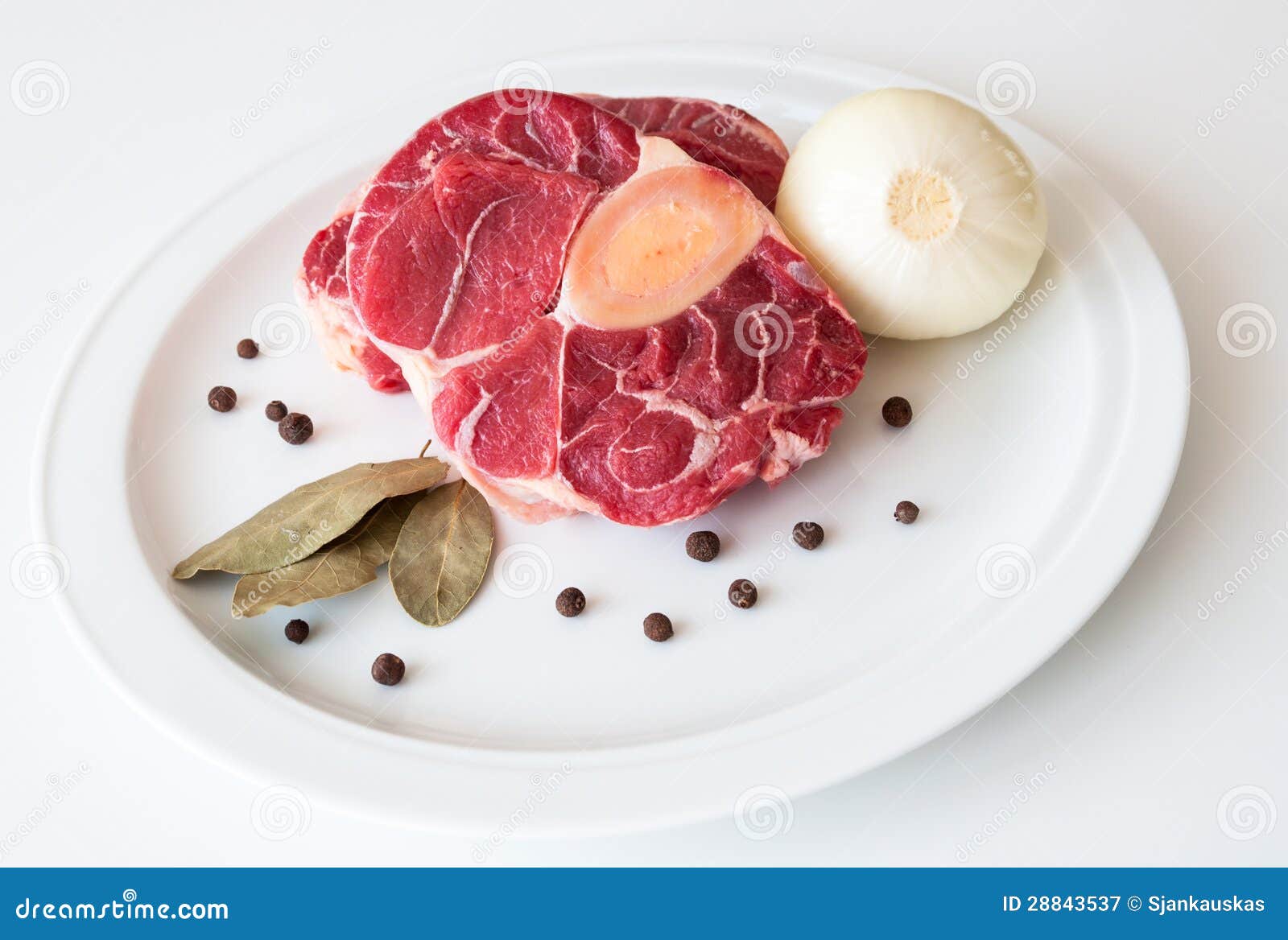 Tibia de boeuf image stock. Image du rouge, arbre, cuisine - 28843537