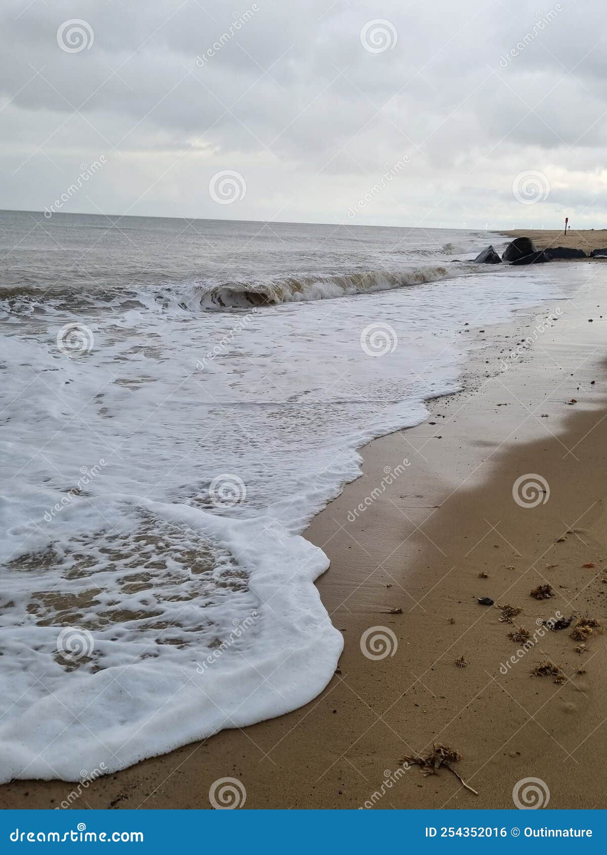 Tide Washes in on a Sandy Beach Stock Photo - Image of tide, seascapes ...
