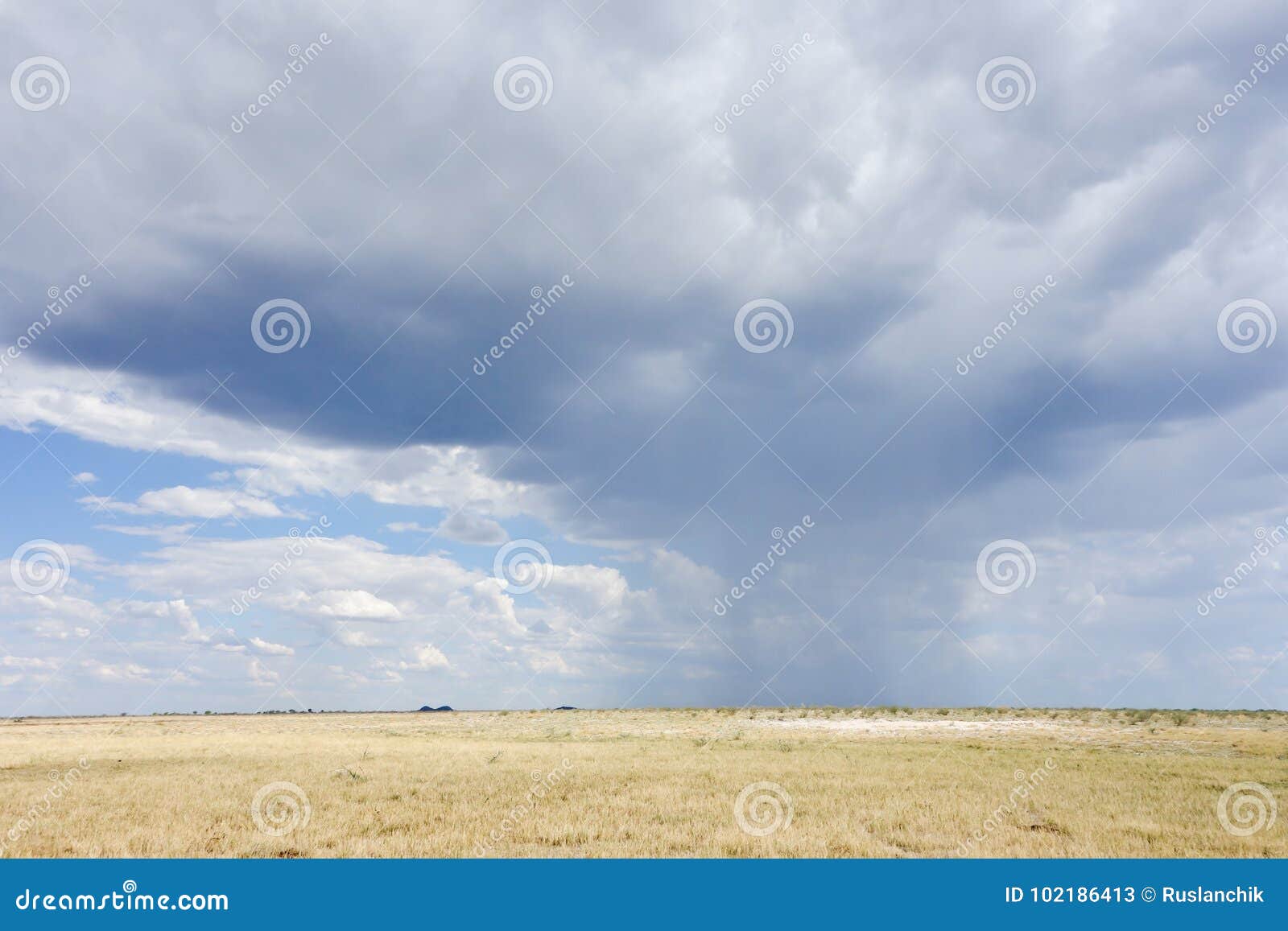 Tiempo lluvioso imagen de archivo. Imagen de verano - 102186413