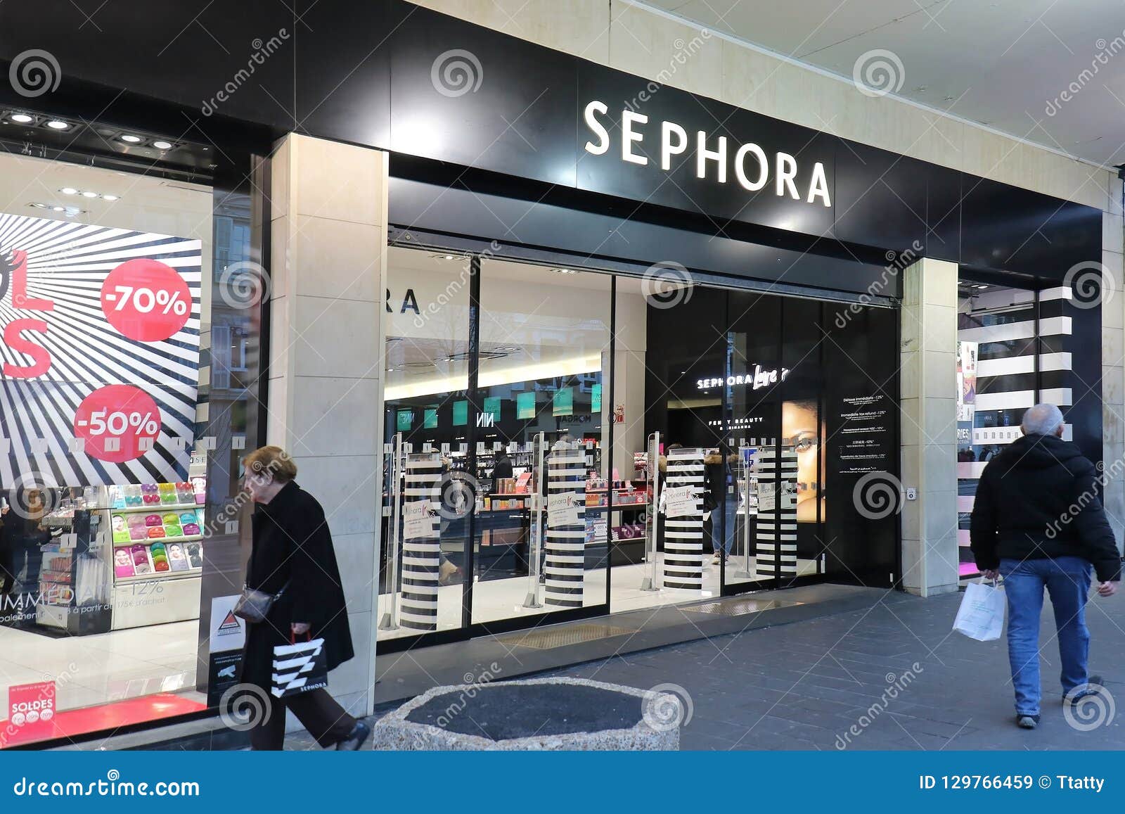 Tienda De La Belleza De Sephora Imagen de archivo editorial - Imagen de ...