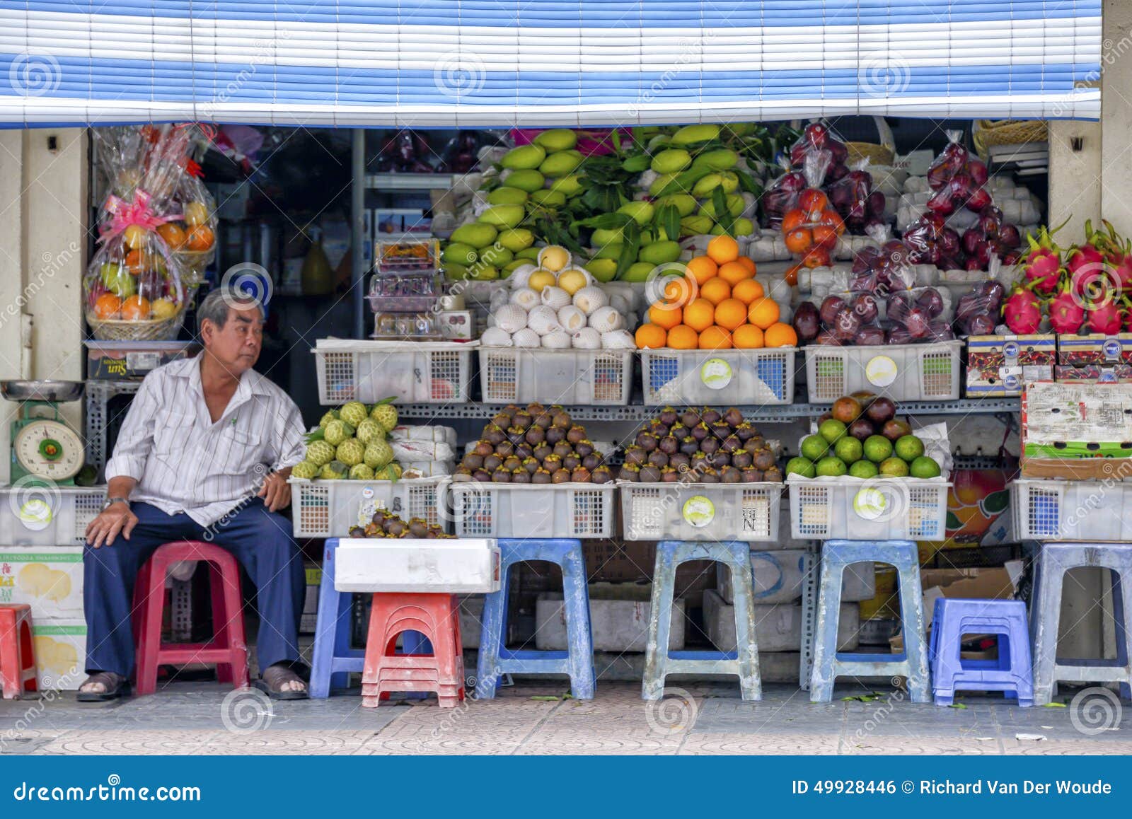 Tienda De Las Frutas Y Verduras Foto editorial - Imagen de gasto ...