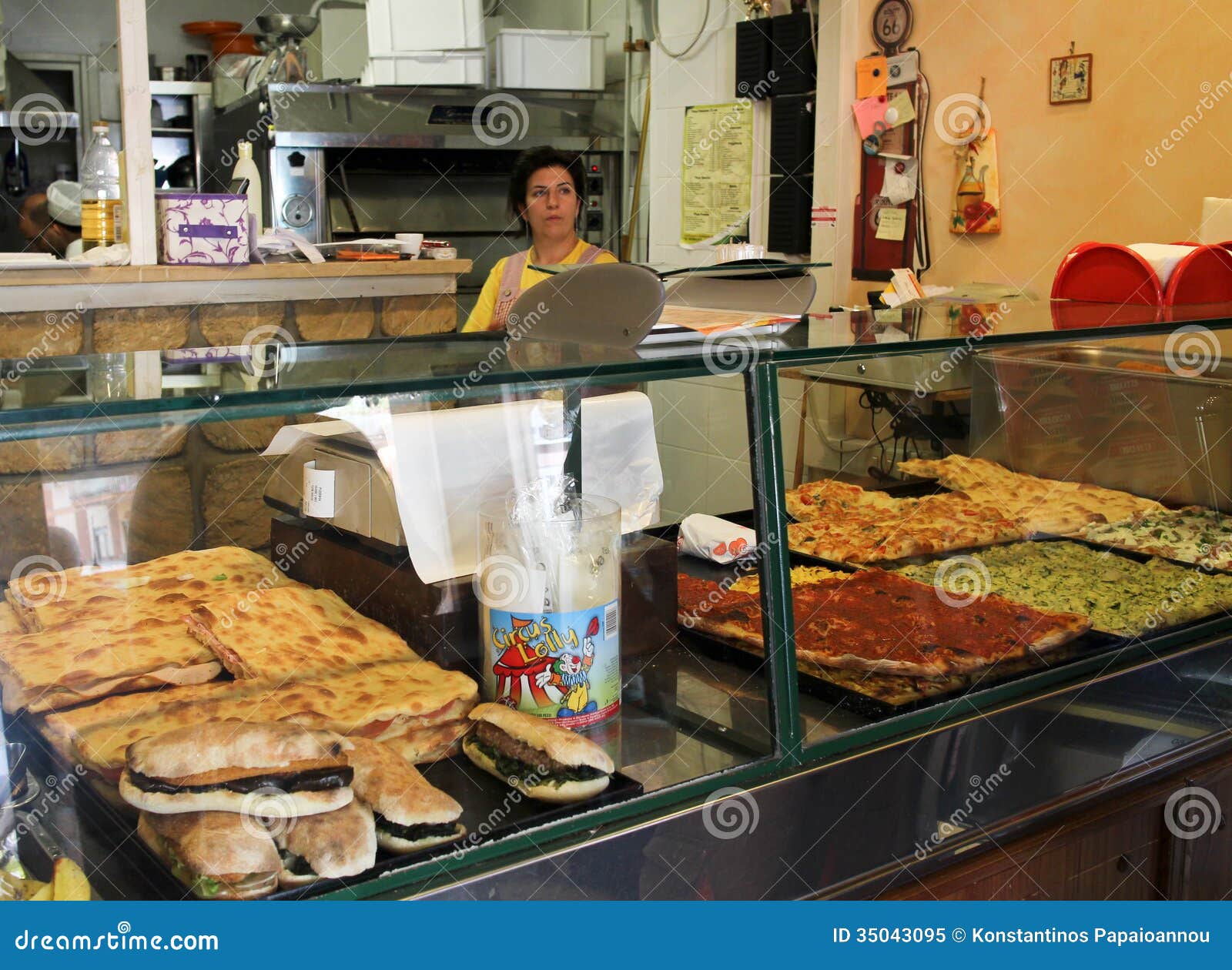 Tienda de pizza en Roma imagen editorial. Imagen de plato - 35043095