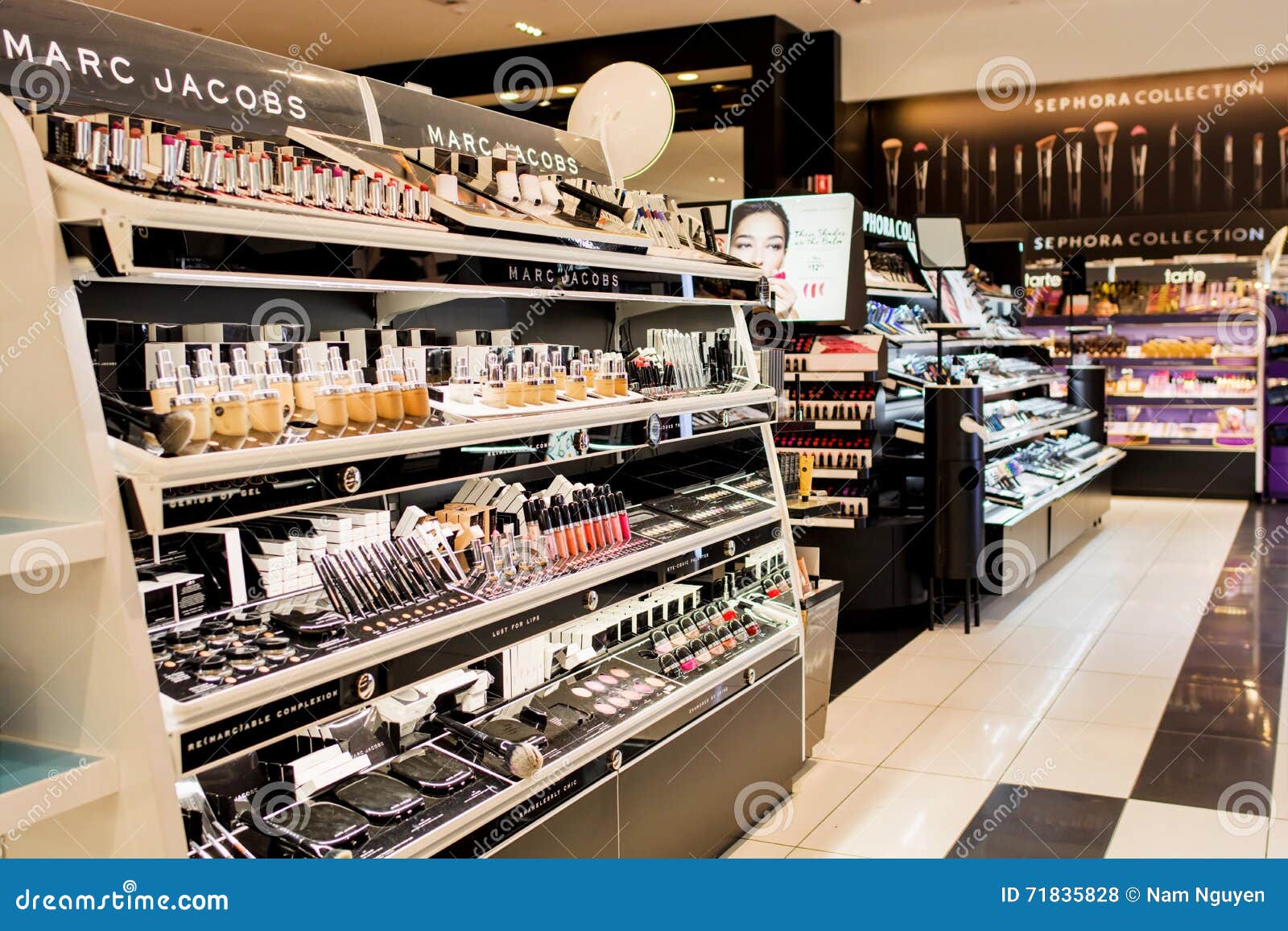 Tienda de Sephora foto de archivo editorial. Imagen de cosmético - 71835828
