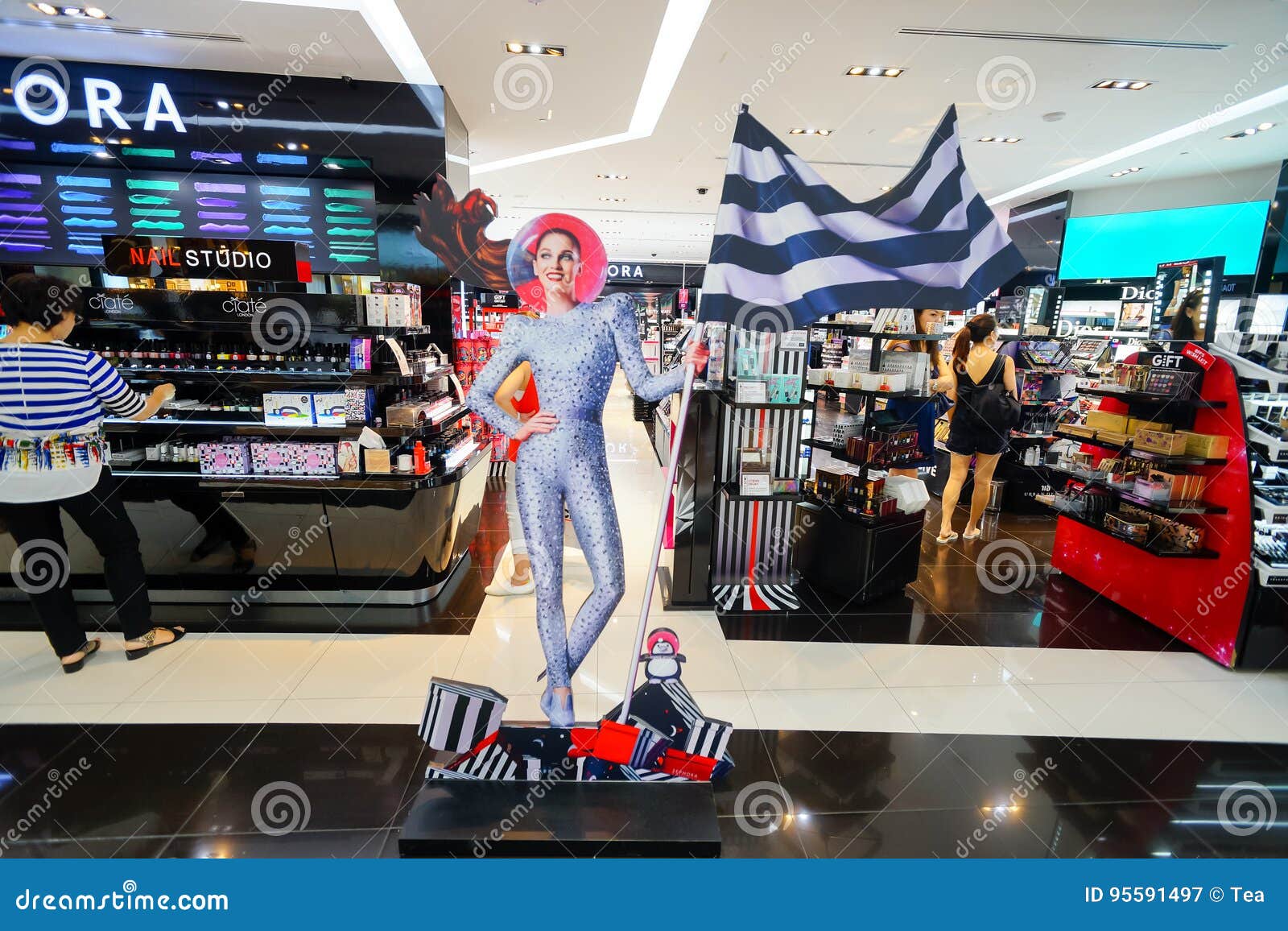 Tienda de Sephora fotografía editorial. Imagen de popular - 95591497