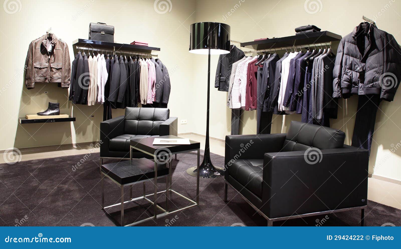 Tienda Moderna Y De La Moda De La Ropa Foto de archivo - Imagen de ...