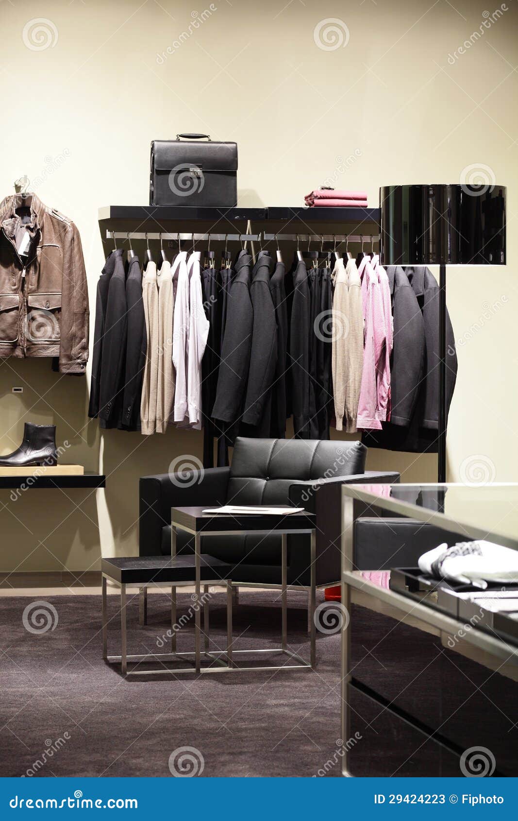 Tienda Moderna Y De La Moda De La Ropa Imagen de archivo - Imagen de ...