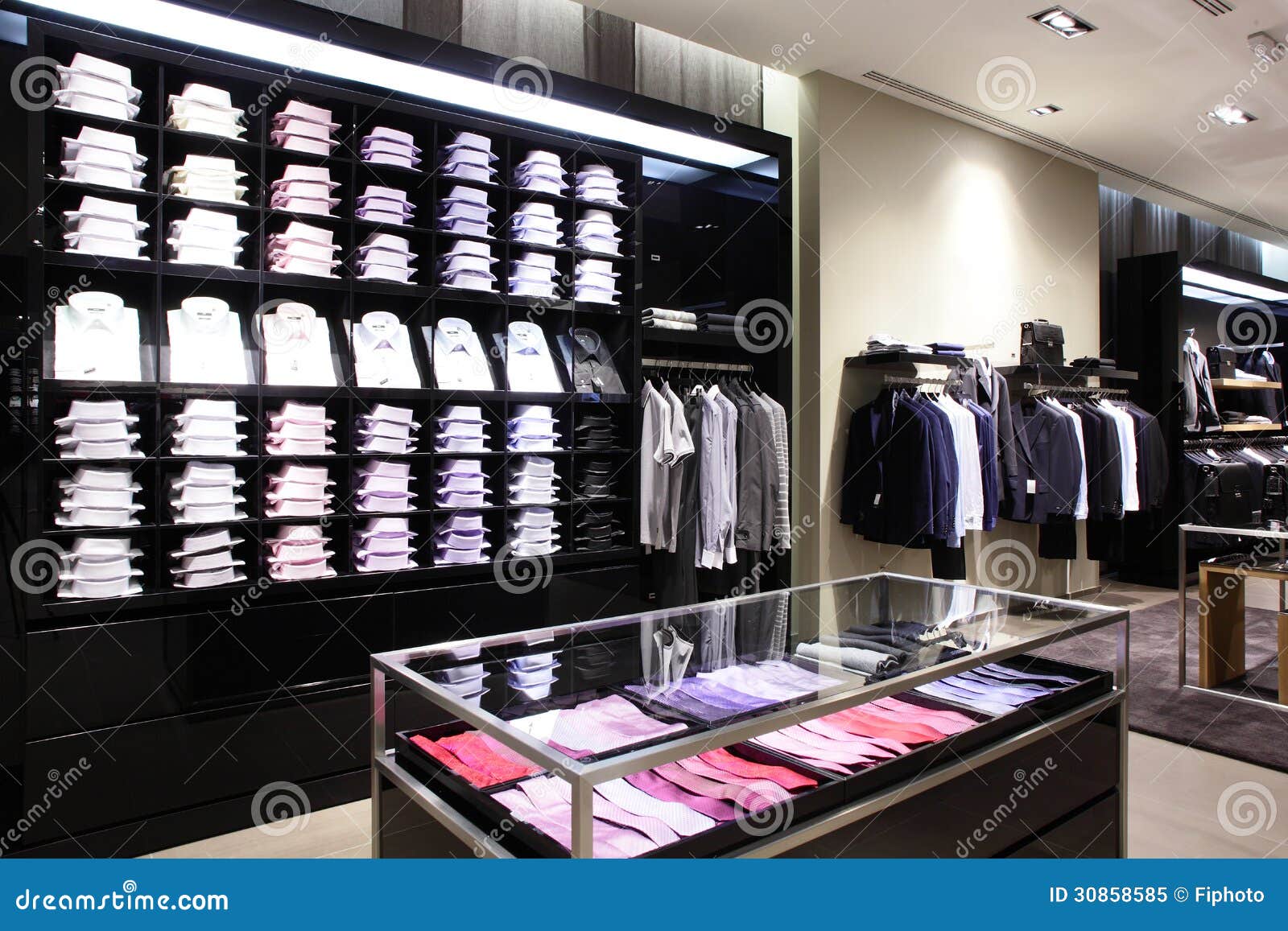 Tienda Moderna Y De La Moda De La Ropa Imagen de archivo - Imagen de ...