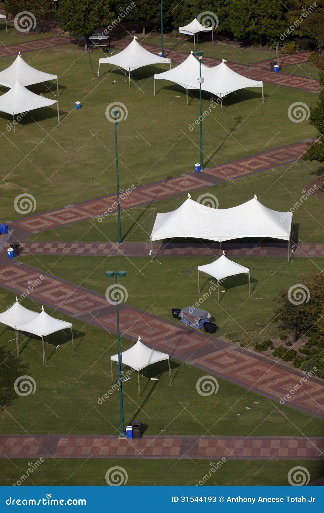 Tiendas en parque imagen de archivo. Imagen de acontecimiento - 31544193
