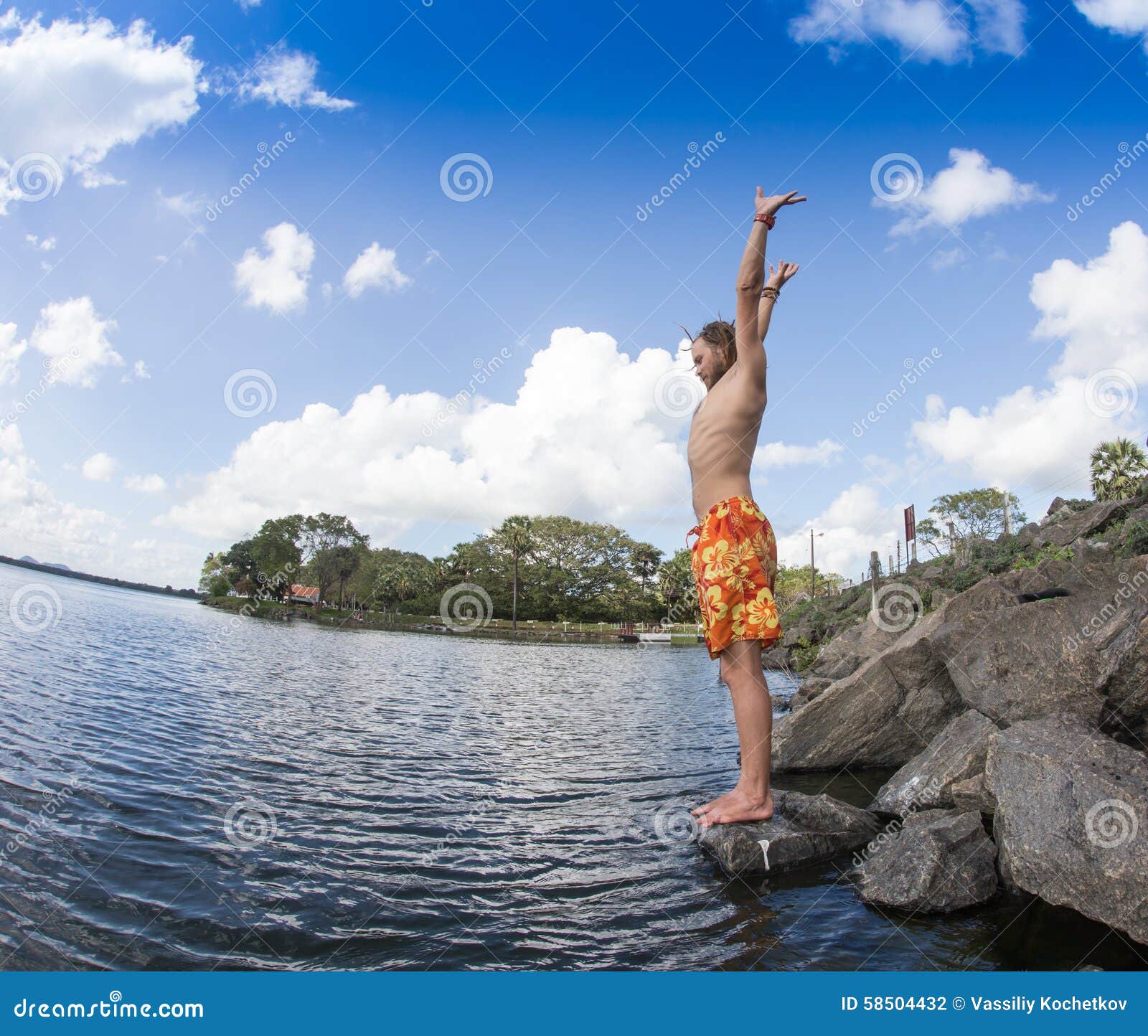 Tiener Die in De Rivier Springt Stock Foto - Image of kaukasisch ...
