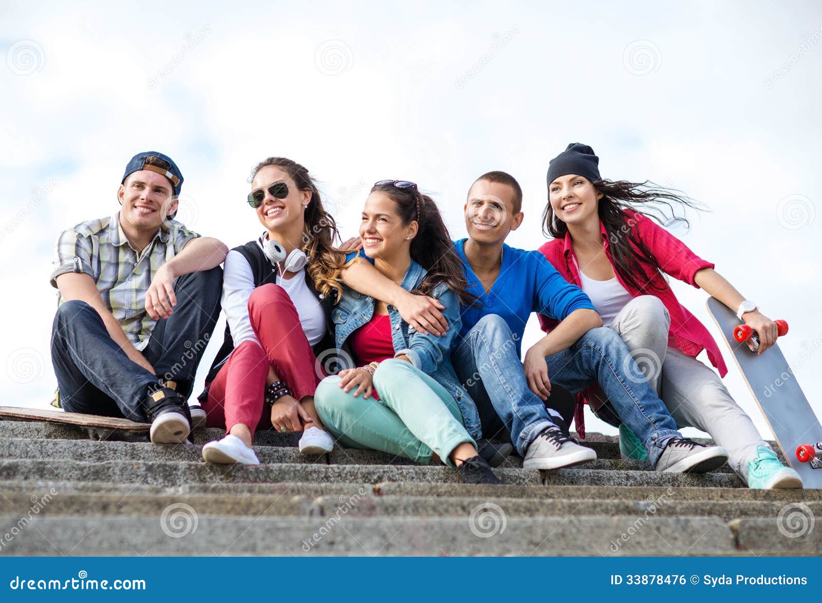 Tieners met buiten vleten stock foto. Image of jongens - 33878476