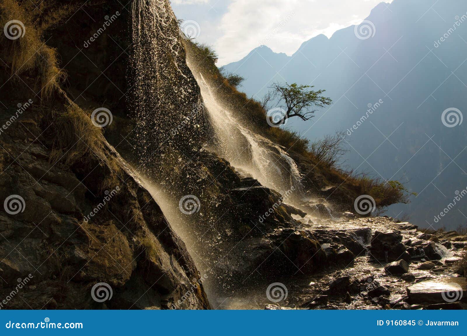 Tiger Leaping Gorge, Yunnan, China Stock Image - Image of altitude ...