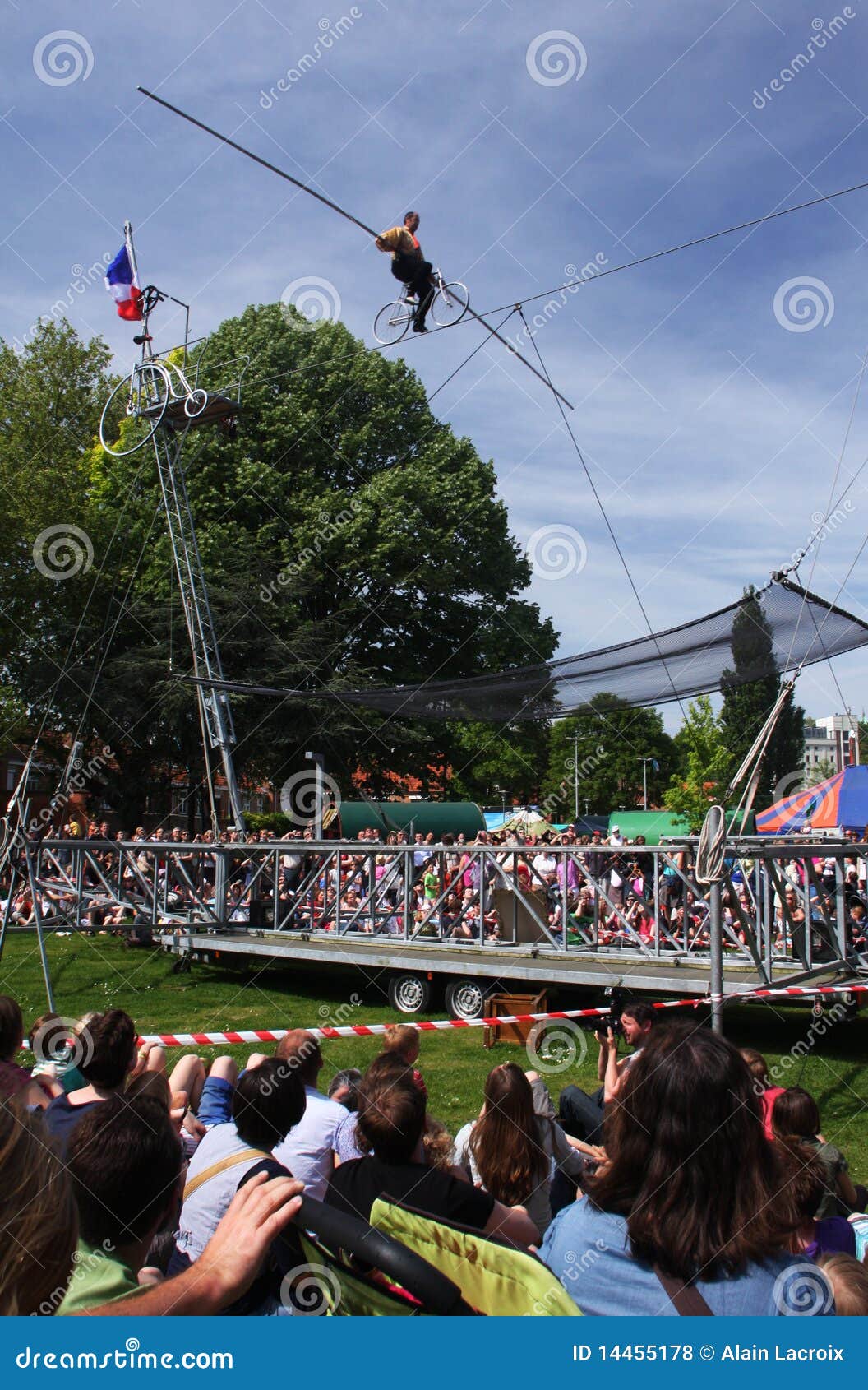 Tightrope artist editorial stock photo. Image of acrobat - 14455178