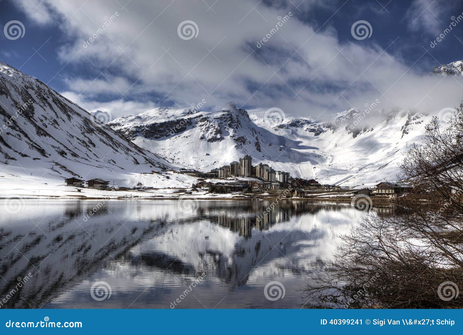 Tignes, Val Claret stock image. Image of spring, snowboard - 40399241