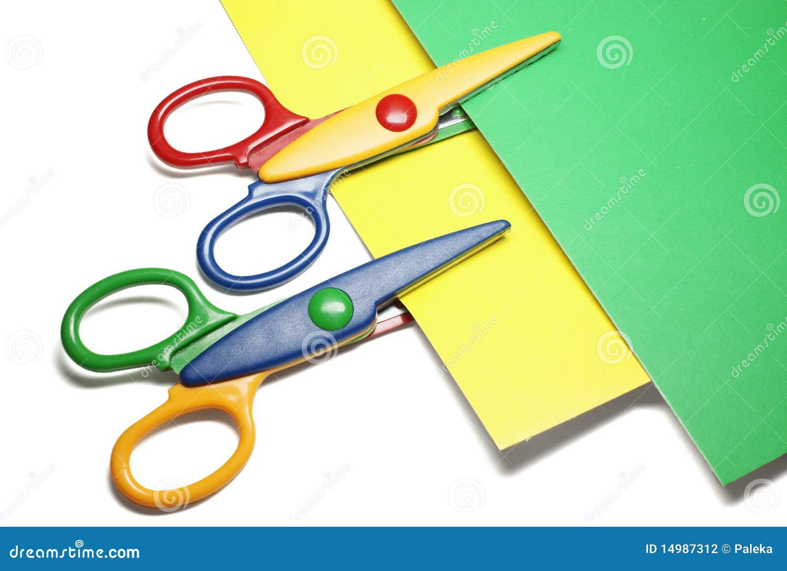 Tijeras y papel foto de archivo. Imagen de amarillo, blanco - 14987312