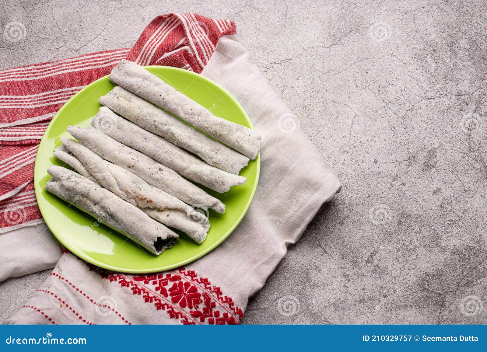 Til Pitha, Um Tradicional Alimento De Assam Isolado Imagem De Estoque ...