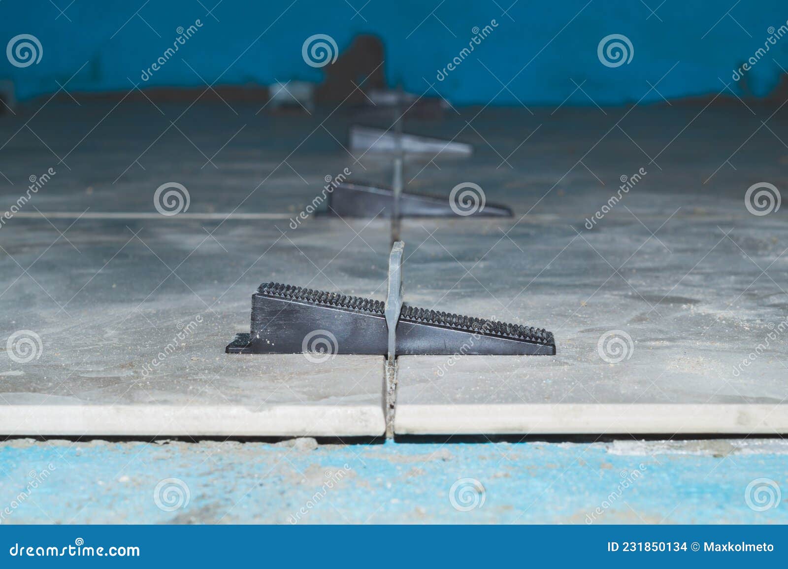 Tile Leveling System. Plastic Clips for Laying Granite Tiles on the ...