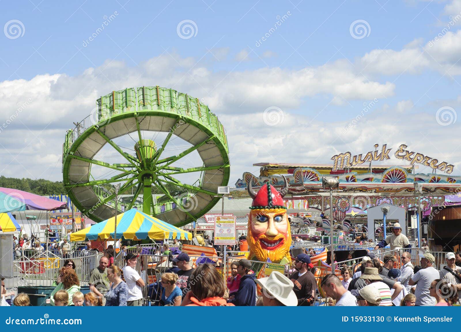 Tilt-a-whirl at fair editorial image. Image of blue, child - 15933130