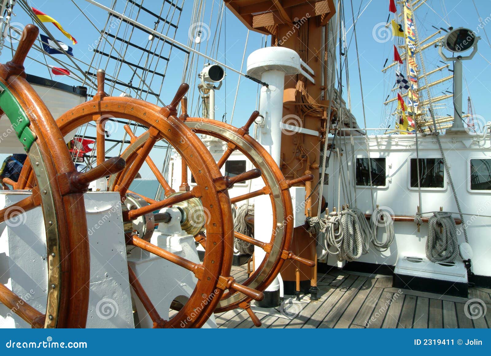 Timón De La Rueda Del Barco De Vela Imagen de archivo - Imagen de vela ...