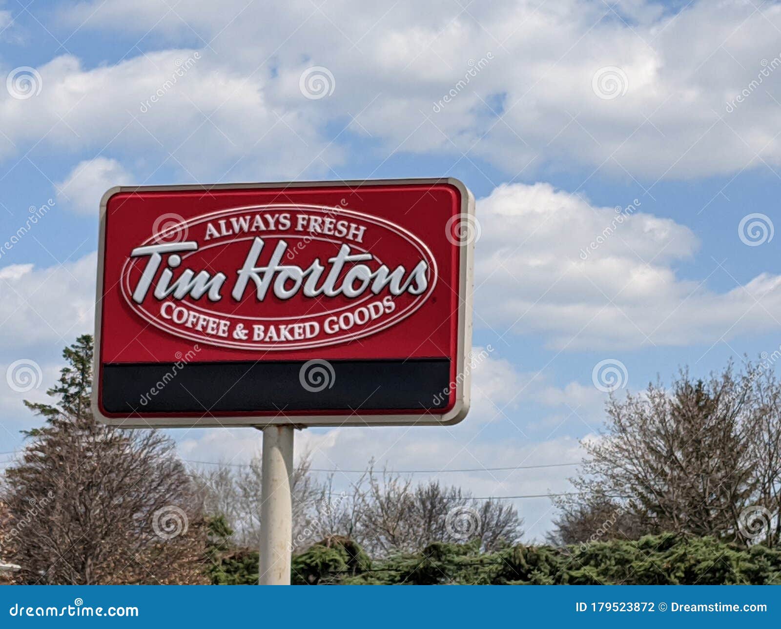Tim hortons sign fotografía editorial. Imagen de infraestructura ...