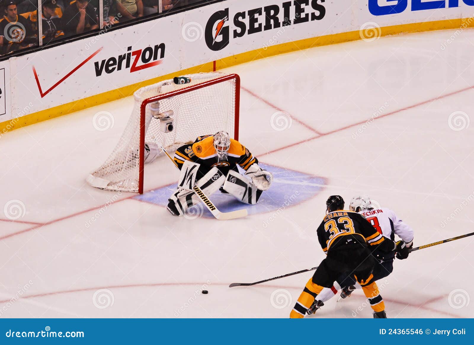 Tim Thomas Boston Bruins editorial photo. Image of bruins - 24365546