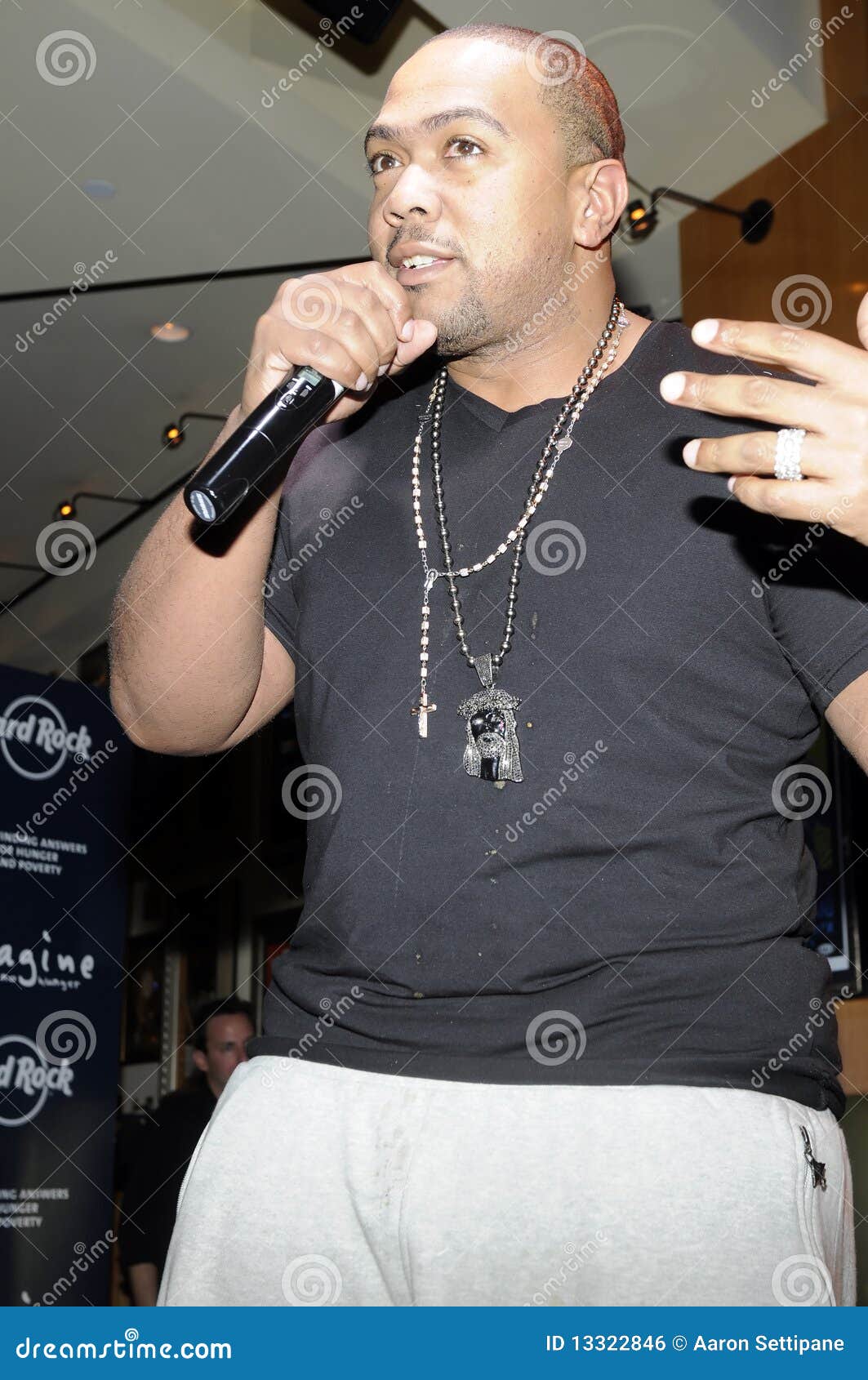 Timbaland performing live. editorial photo. Image of entertainment ...