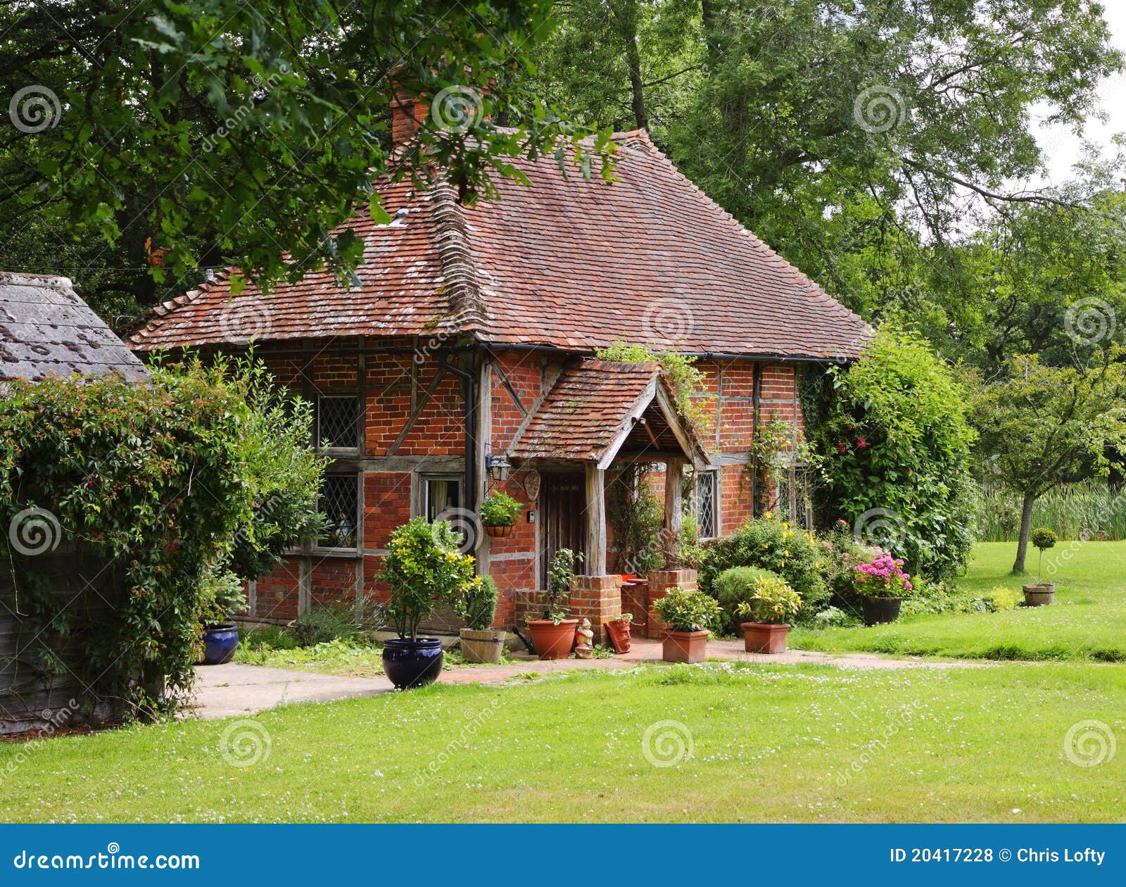 Timber Framed English Rural Cottage Stock Photo - Image of england ...