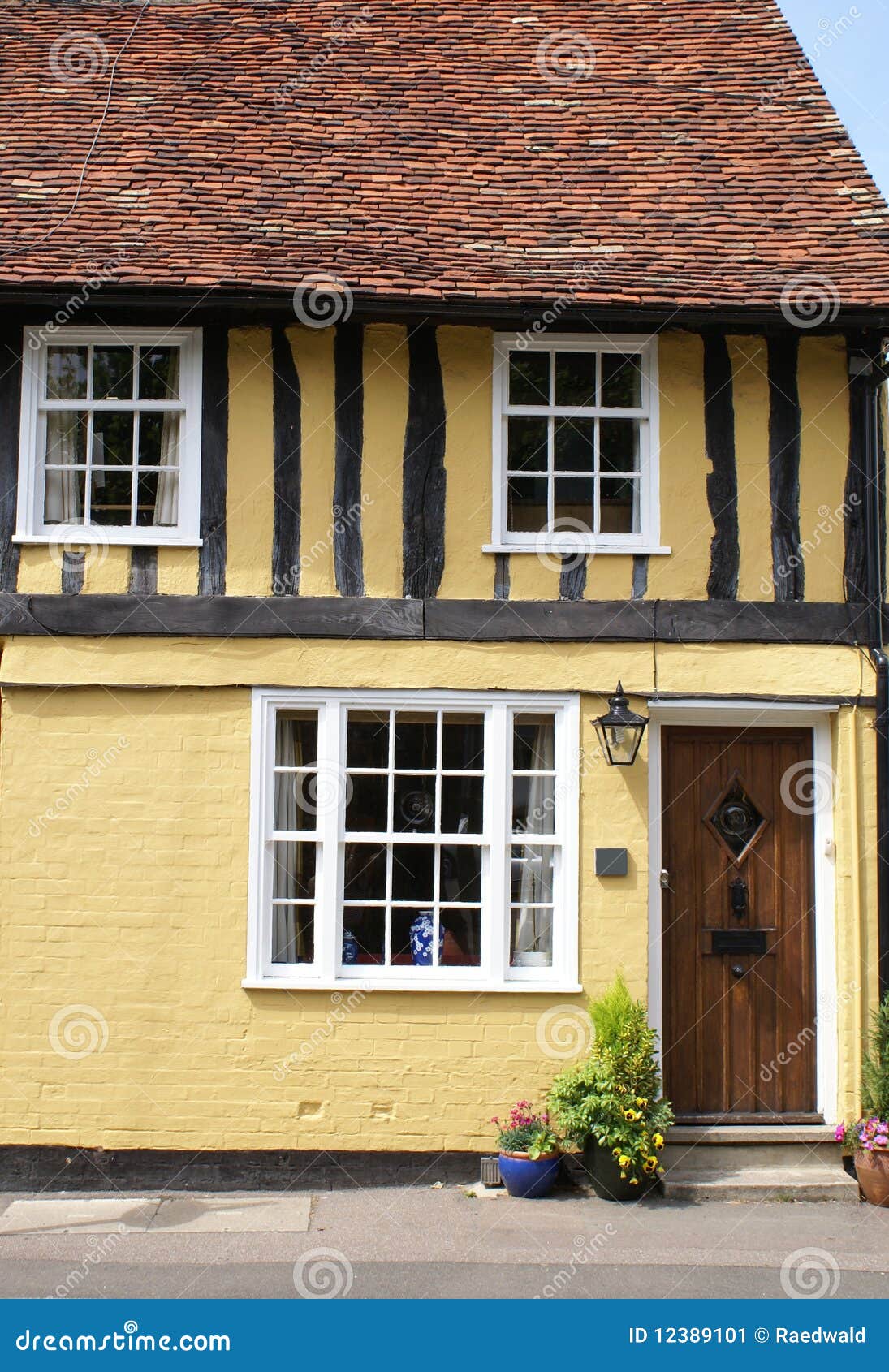 Timber-framed Tudor-style House Stock Image - Image of structure, essex ...