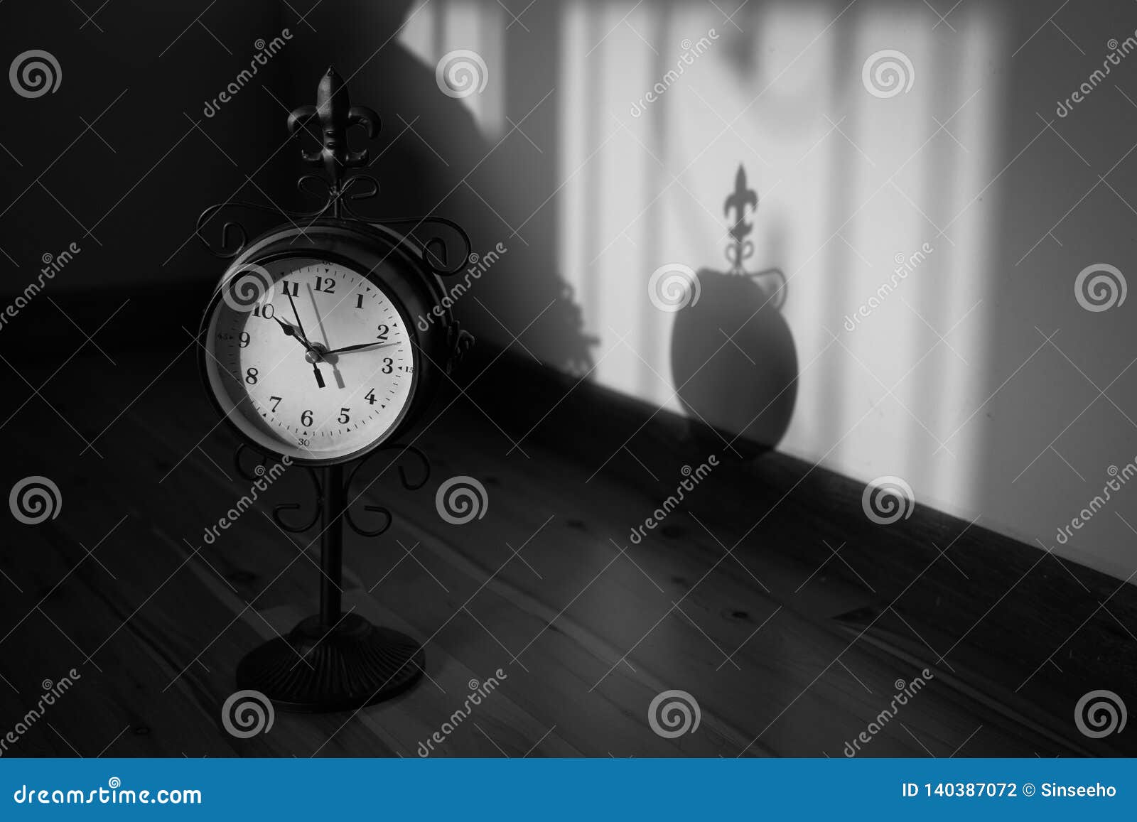 Time Concept : a Classic Retro Clock Stock Photo - Image of deadline ...