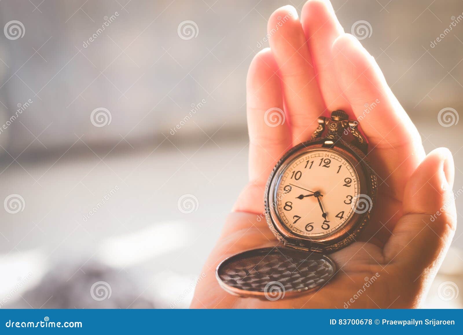 Time Management Concept, Vintage Key And Gold Watch Clockwork Mechanism ...