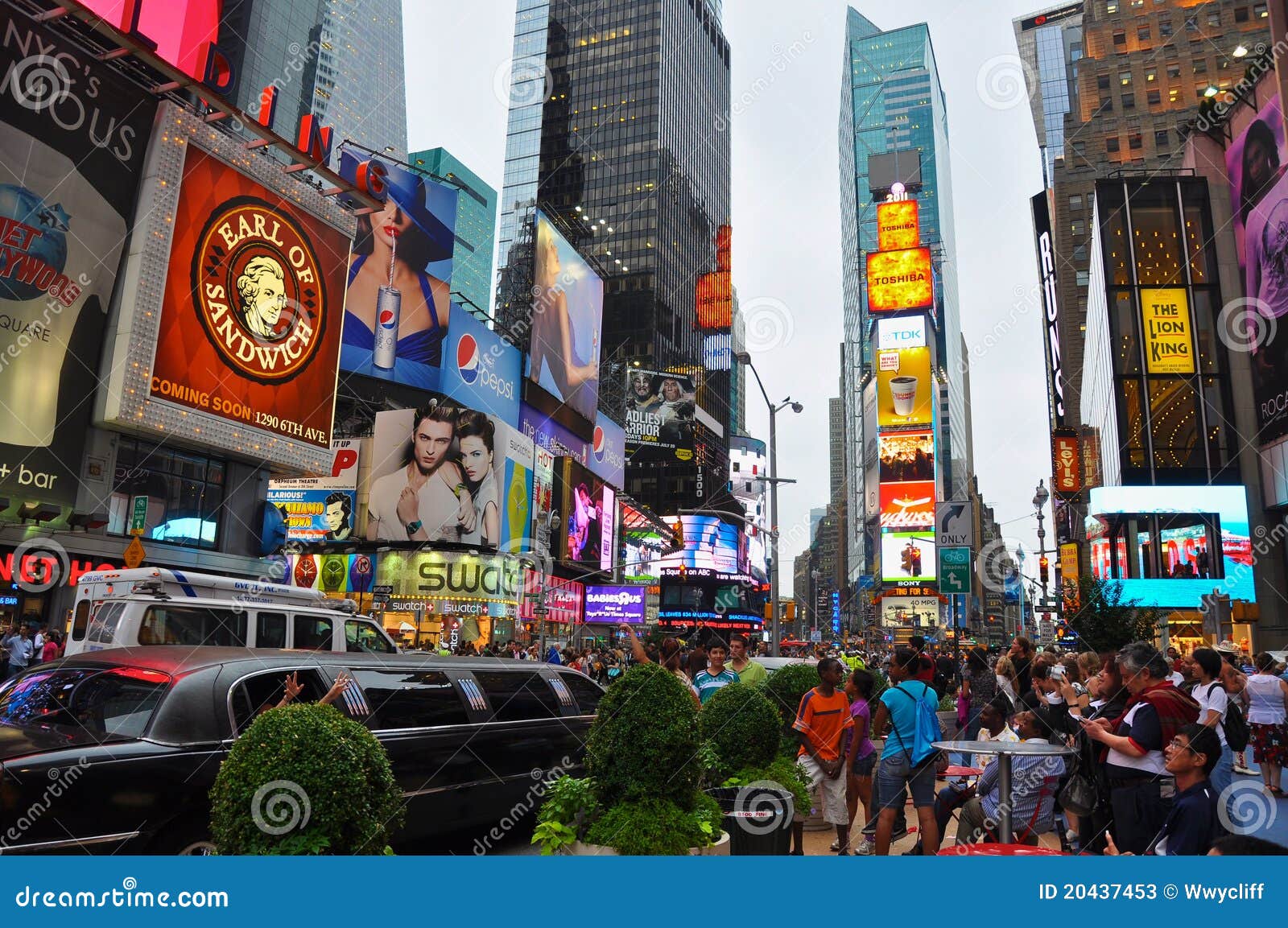 Time Square New York editorial stock photo. Image of city - 20437453