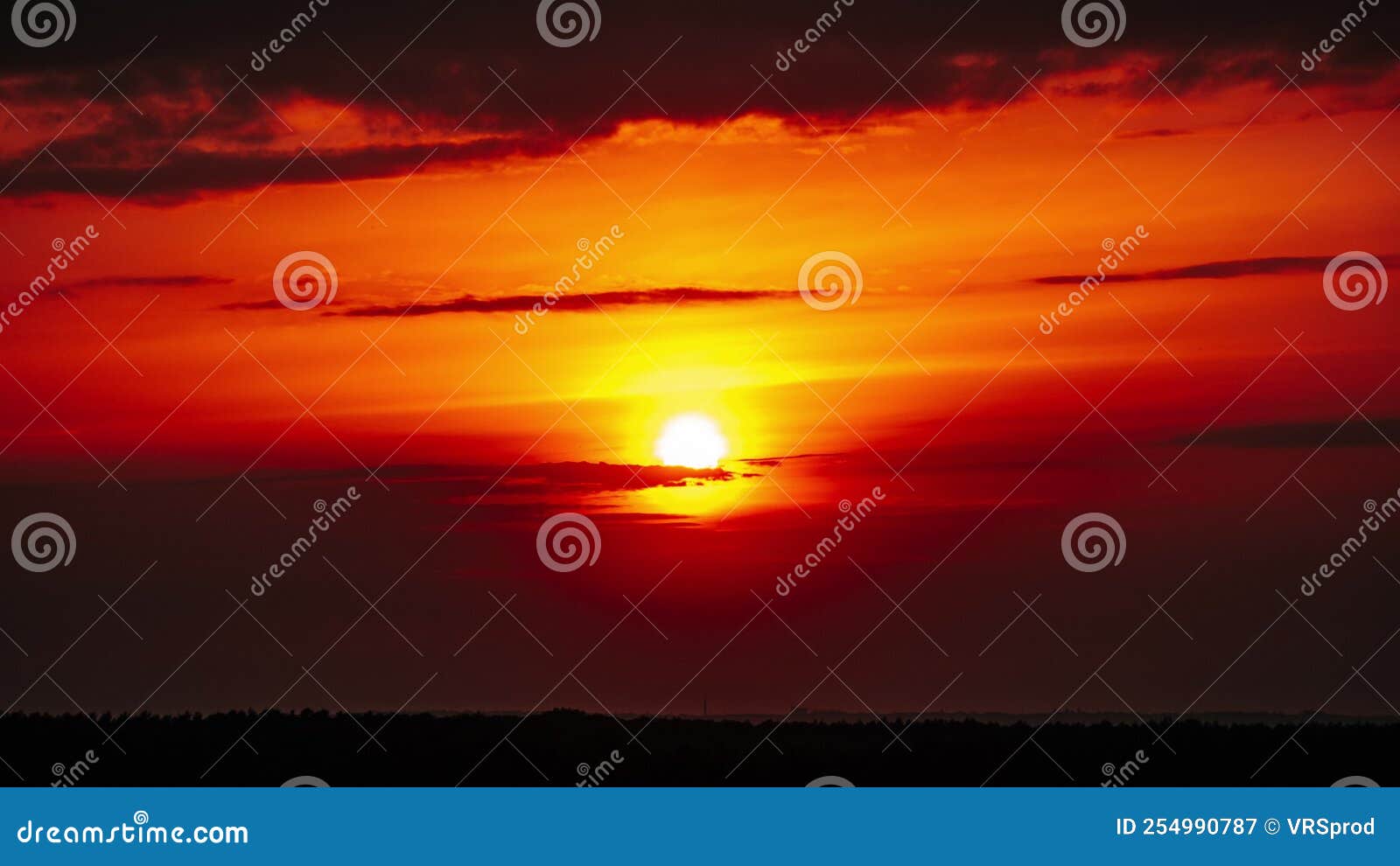 Timelapse Dramatic Sunset with Sun Rays in the Sky through Orange ...