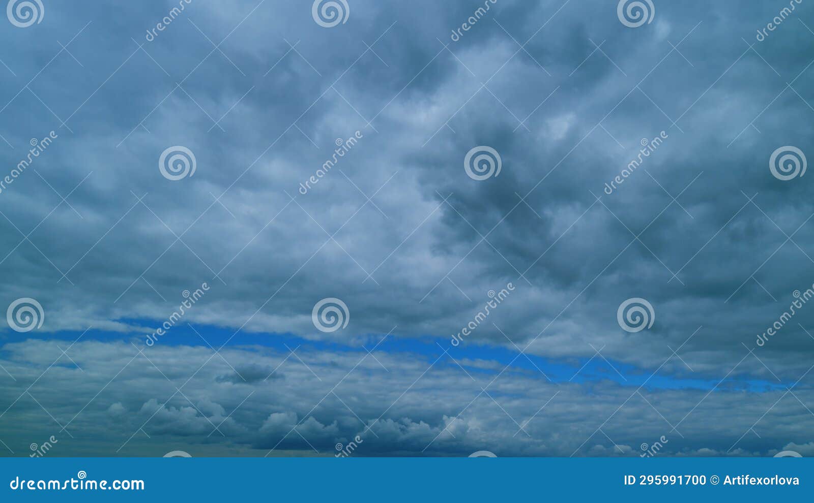 Magic Dramatic Sky in Rainy Weather. Dark Thunderstorm Clouds Rainy ...