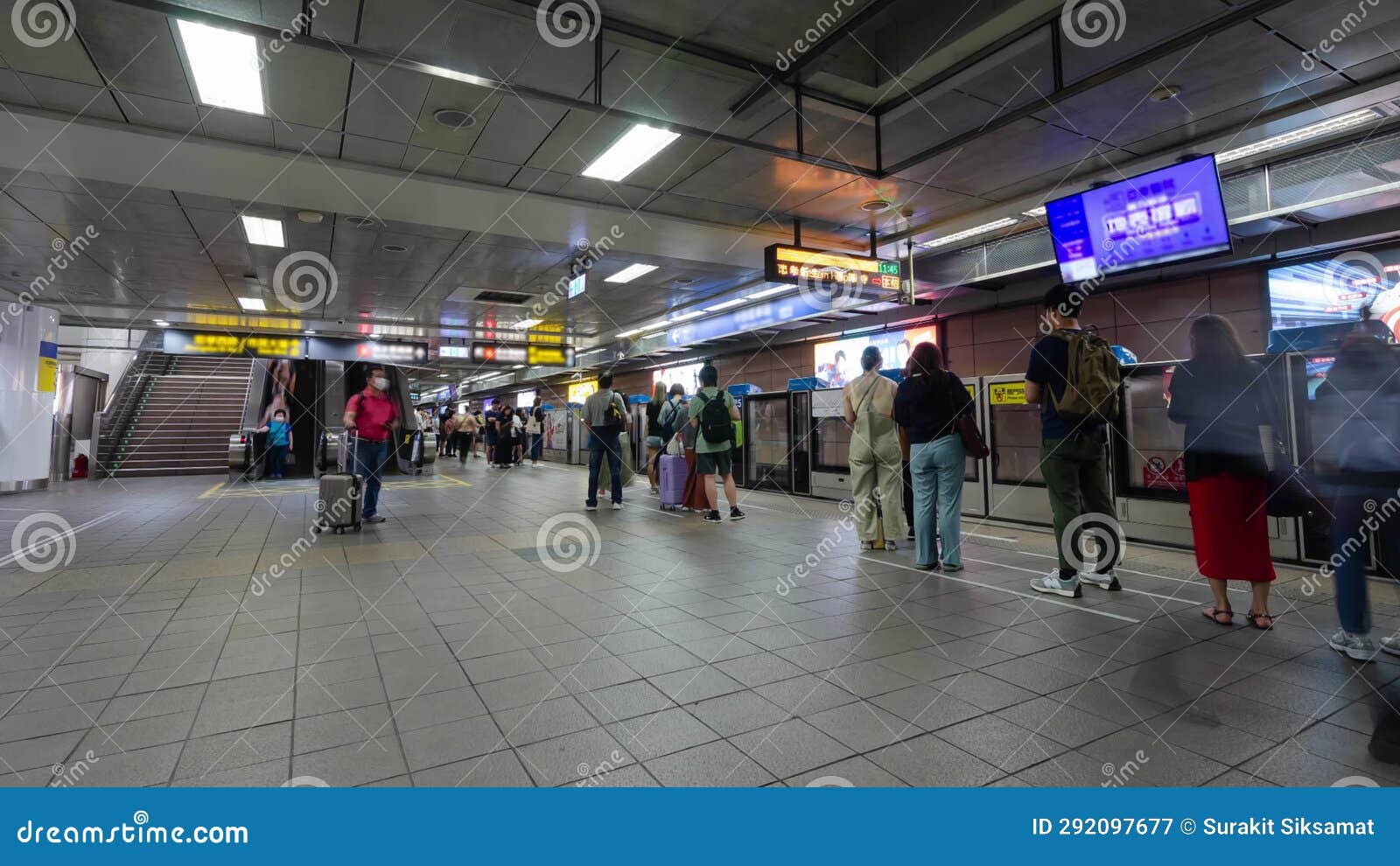 Timelapse View of Crowded Passenger Get on and Get Off from Subway ...