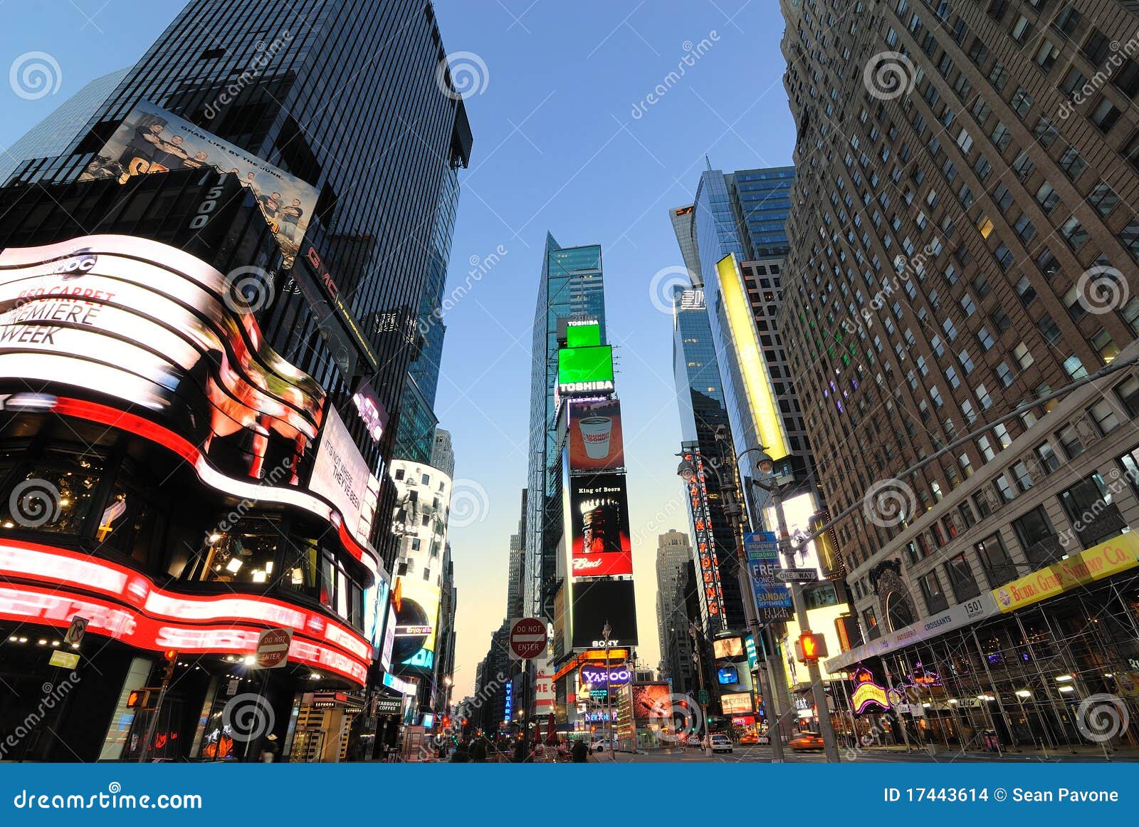 Times Square editorial stock image. Image of advertisements - 17443614