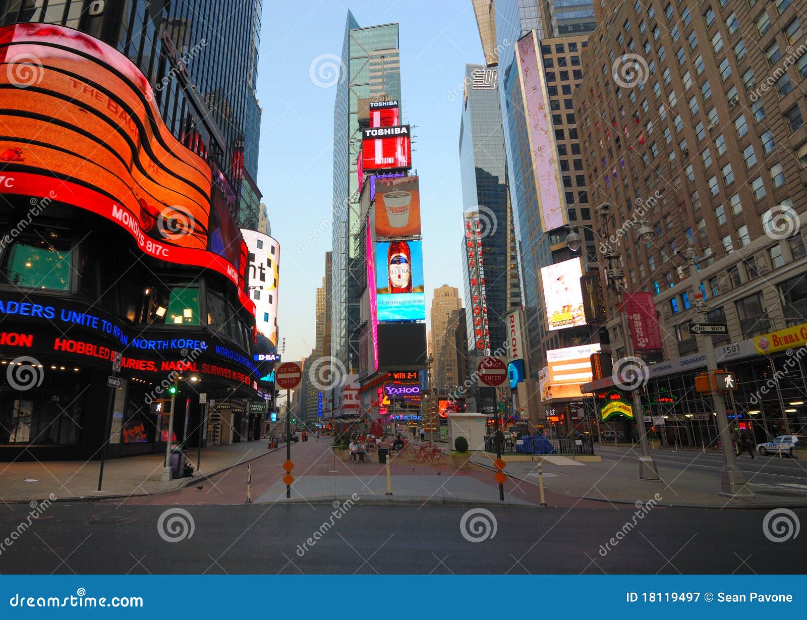 Times Square editorial photography. Image of architecture - 18119497