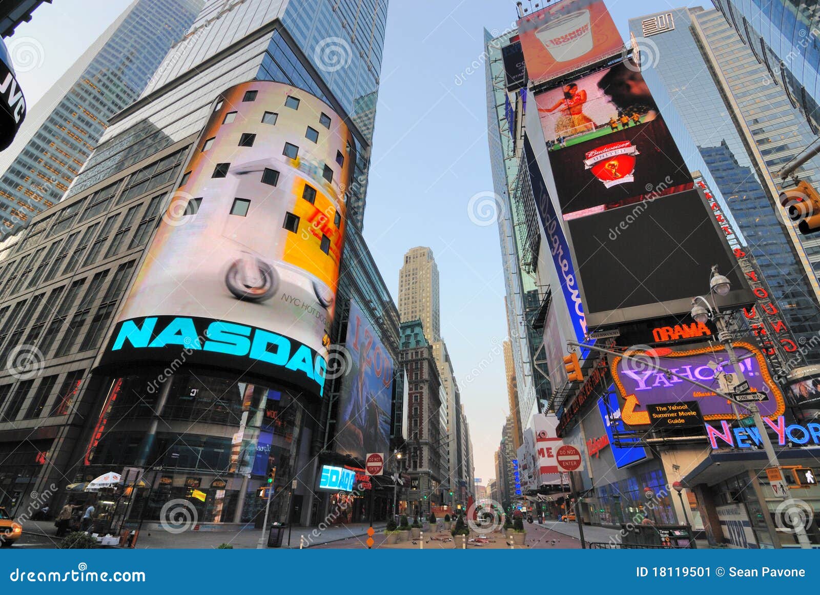 Times Square editorial photo. Image of famous, buildings - 18119501