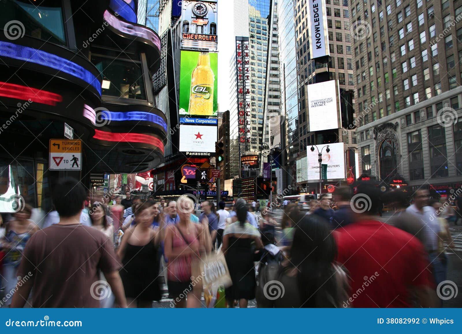 Times square crowded editorial photography. Image of states - 38082992